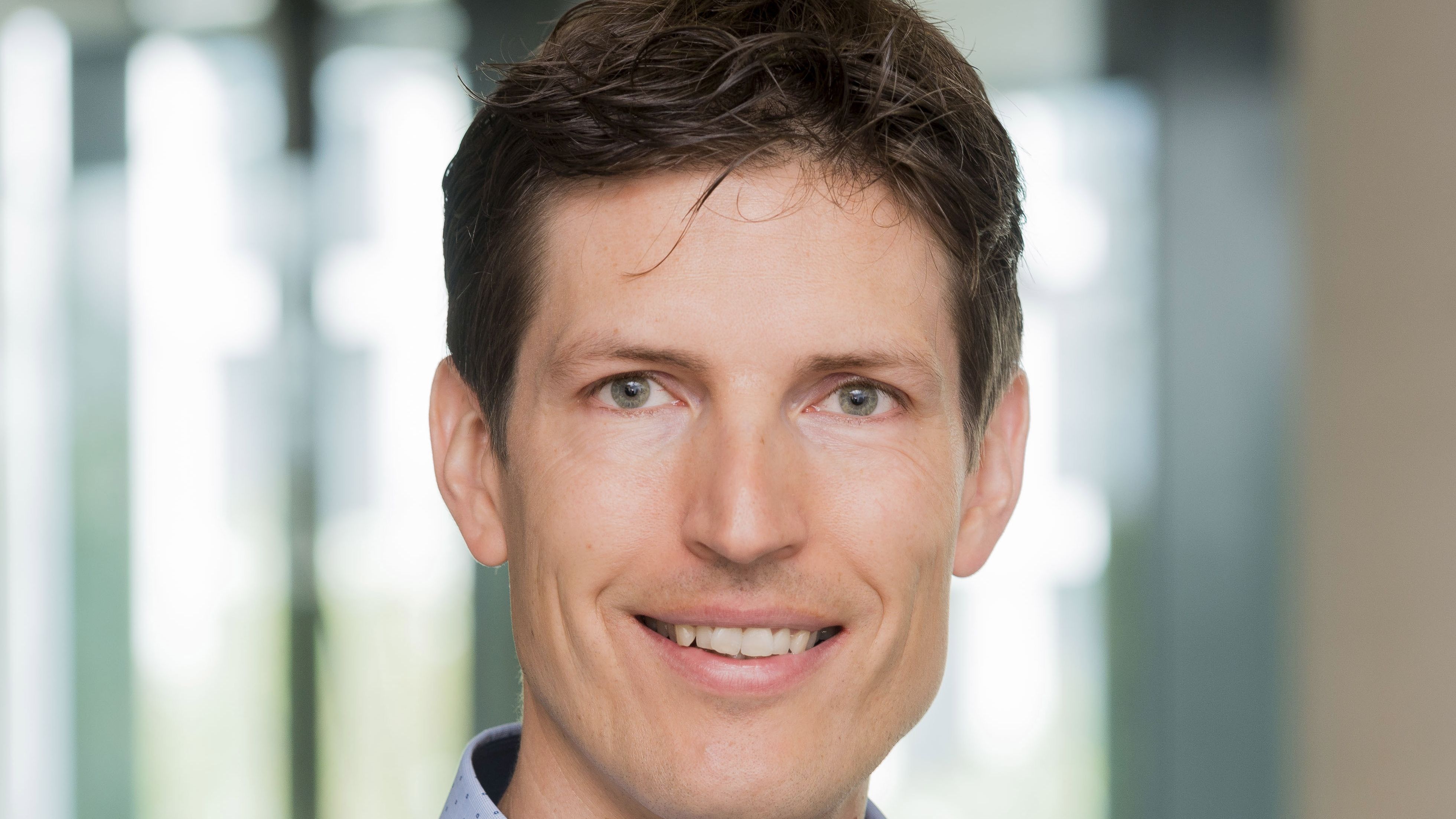 Benjamin Mund übergibt bei ITscope an Oliver Charles | ChannelPartner